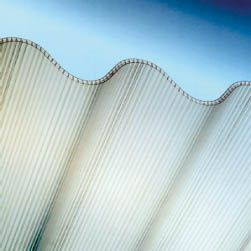 Plaques ondulées translucides